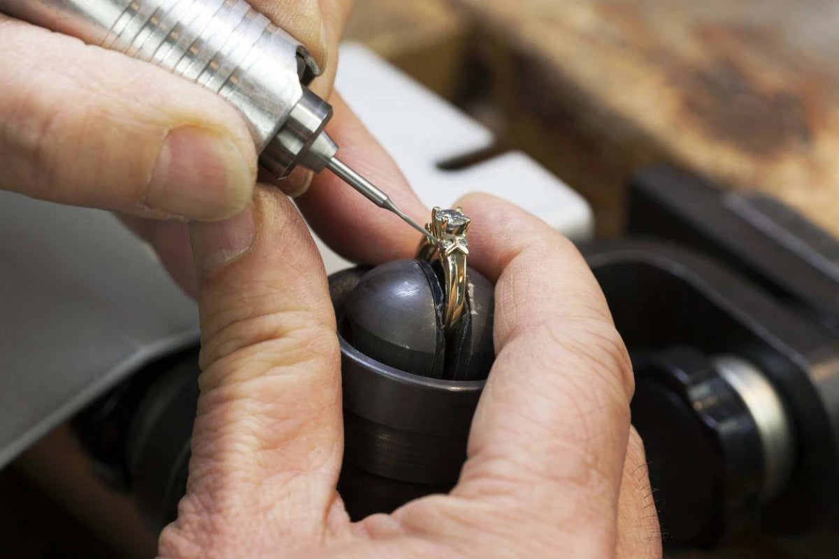 Two types of casting machines: the difference between vacuum casting a ...